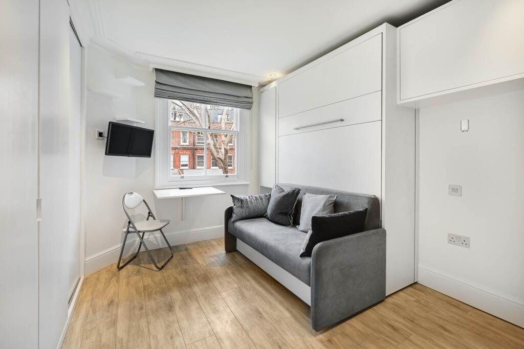 Studio flat for rent in Egerton Gardens, Knightsbridge, SW3