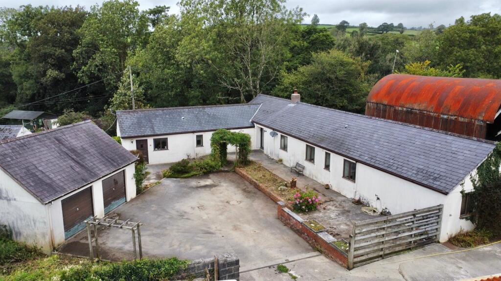 4 bedroom smallholding for sale in Meidrim, Carmarthen, SA33