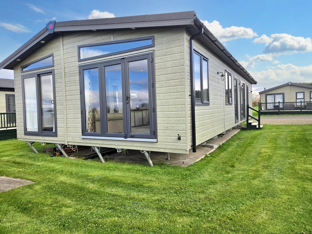 2 bedroom park home for sale in Heathergate Boutique Holiday Park ...