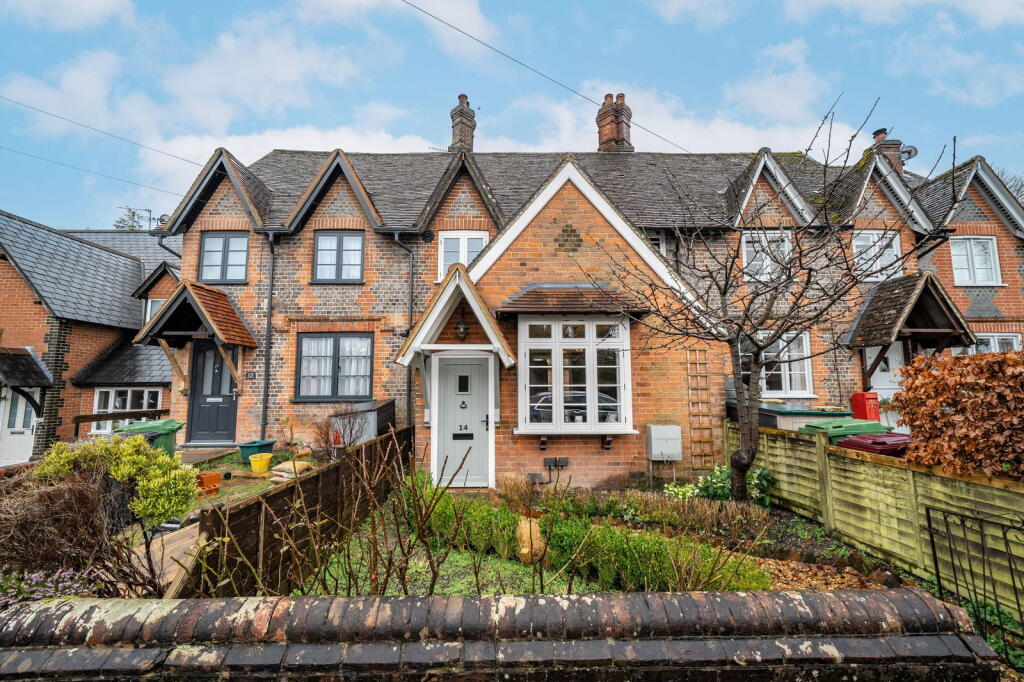 4 bedroom terraced house for sale in Laverstoke Lane, Laverstoke ...