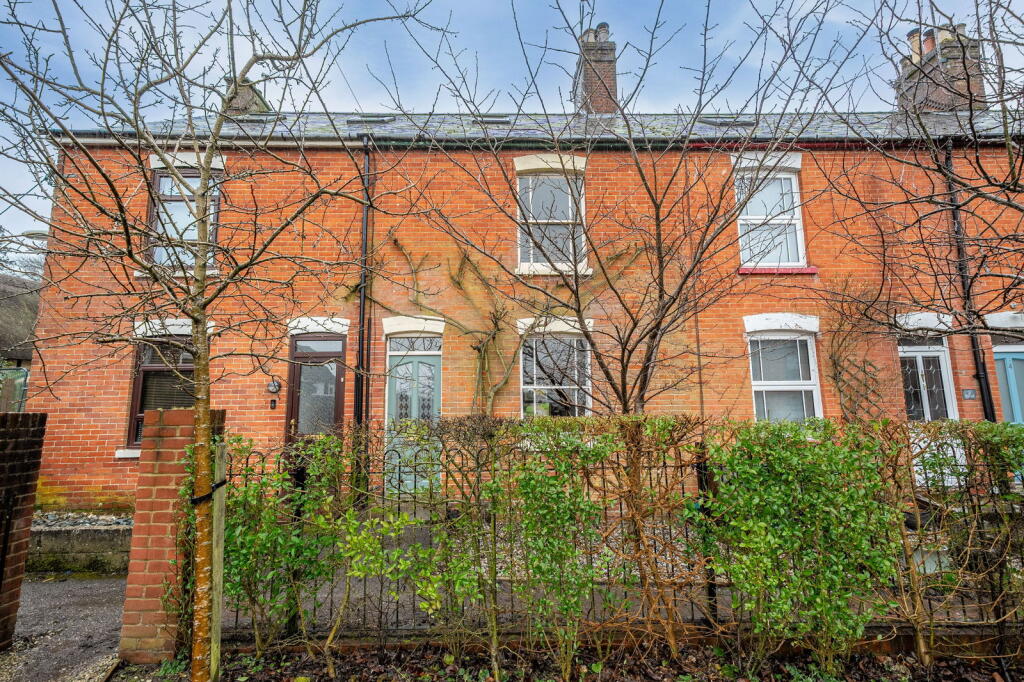 2 bedroom terraced house for sale in Fairclose Terrace, Whitchurch, RG28