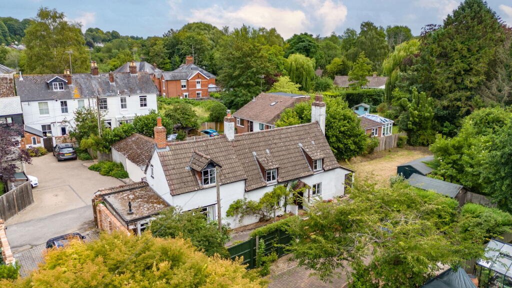 3 bedroom detached house for sale in London Street, Whitchurch, RG28 ...