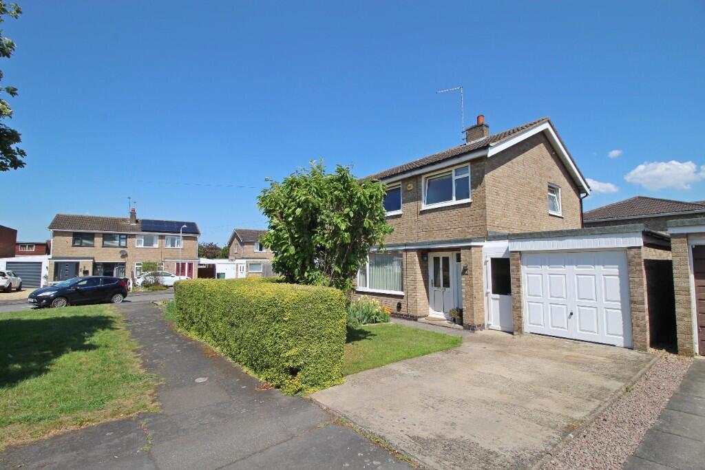 3 bedroom semi-detached house for sale in Bramley Road, Market Deeping, PE6