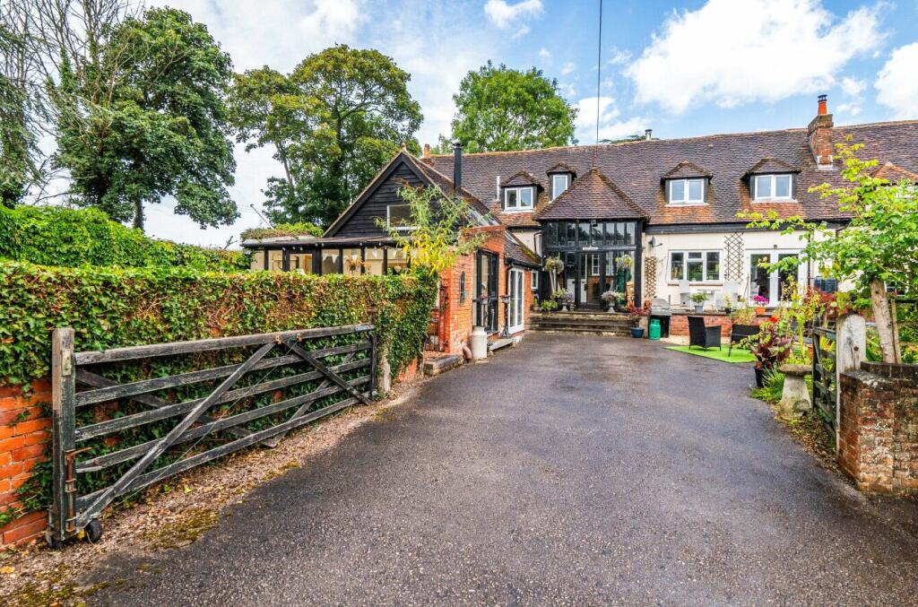 3 bedroom house for sale in The Old Dairy, Wickham, Fareham, Hampshire ...