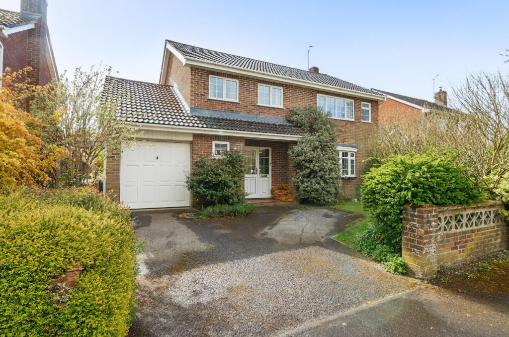 4 bedroom detached house for sale in Butlers Close, Lockerley, Romsey ...