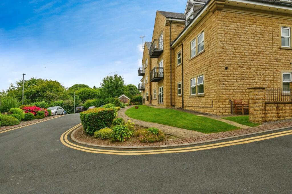 2 bedroom flat for sale in Pavilion Way, Pudsey, LS28