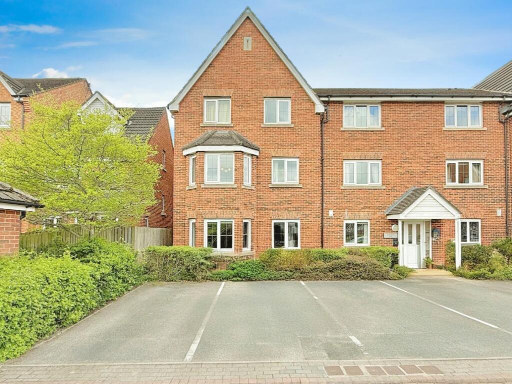 2 bedroom flat for sale in Pavilion Gardens, Farsley, Pudsey, LS28