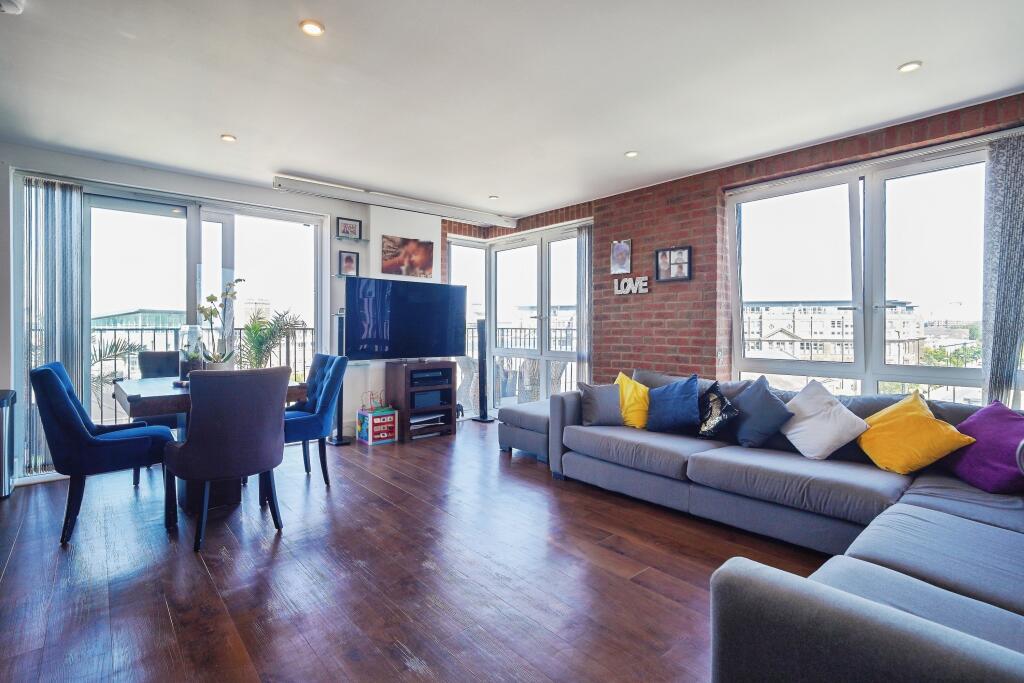 3 bedroom apartment for sale in Major Draper Street, Woolwich, SE18