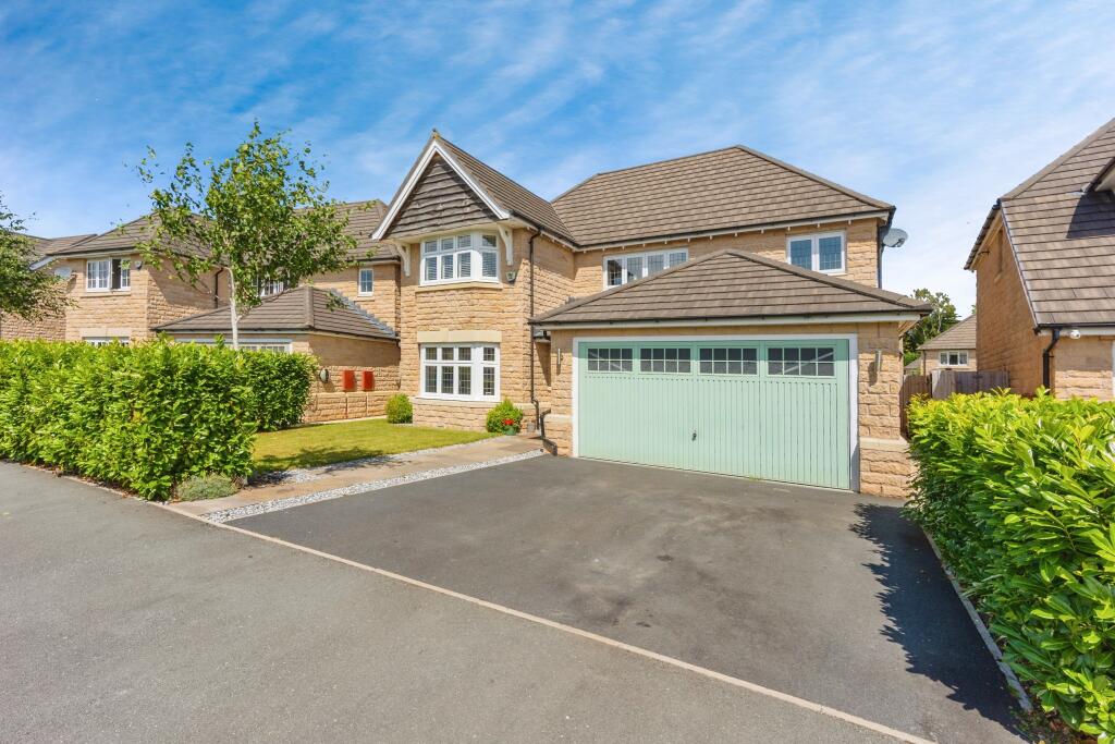 4 bedroom detached house for sale in Springwood Way, Macclesfield, SK10