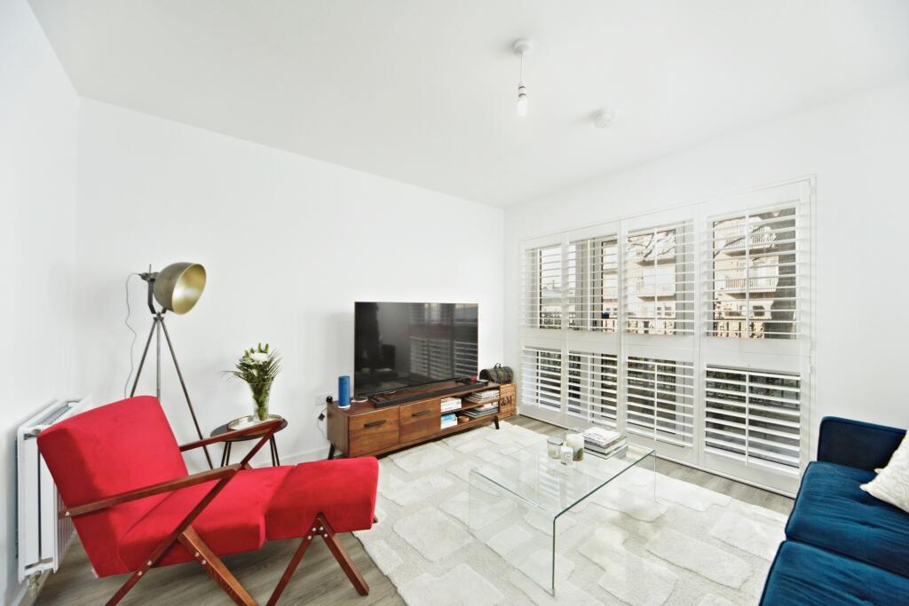 1 bedroom apartment for sale in Springfield Drive, Tooting Bec, SW17