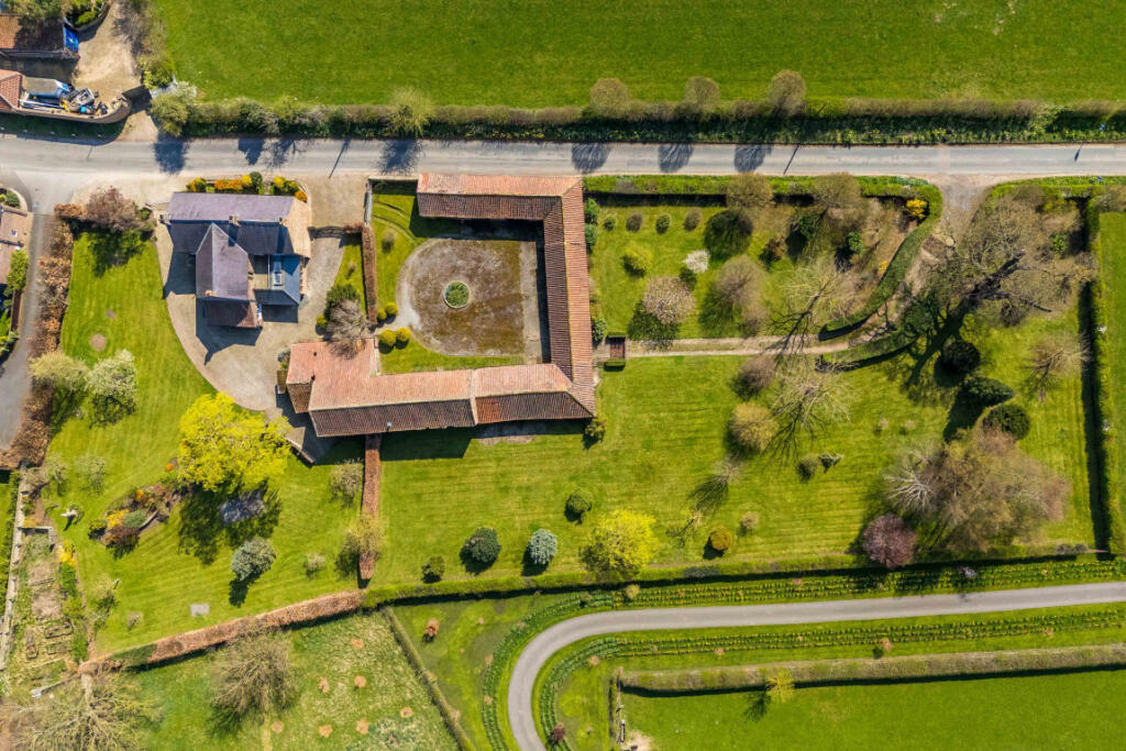 5 bedroom detached house for sale in Beck Farm, Cundall, York, YO61 2RN ...