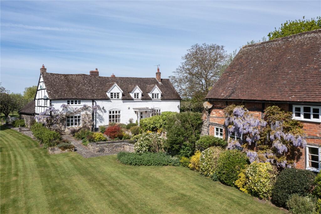 6 bedroom detached house for sale in Upton Snodsbury, Worcester ...