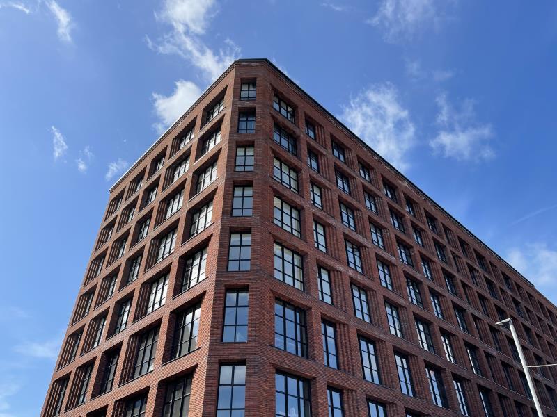 Commercial property for rent in Store 1 :: One Silk Street, M4