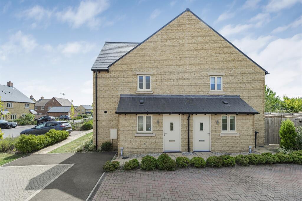 1 bedroom end of terrace house for rent in Gessey Close, Long ...