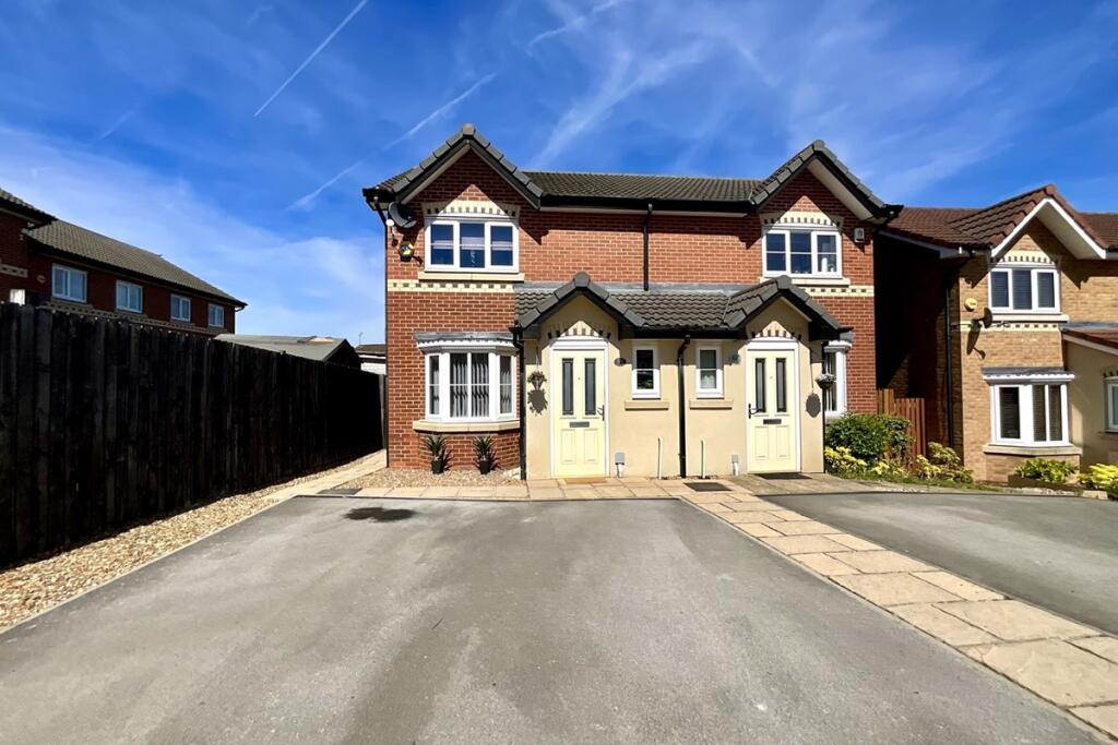 3 bedroom semi-detached house for sale in Carlton Way, Treeton ...