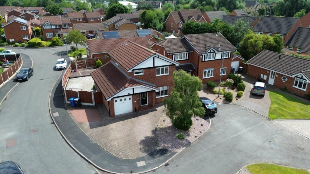 3 Bedroom Detached House For Sale In Aviemore Drive Fearnhead
