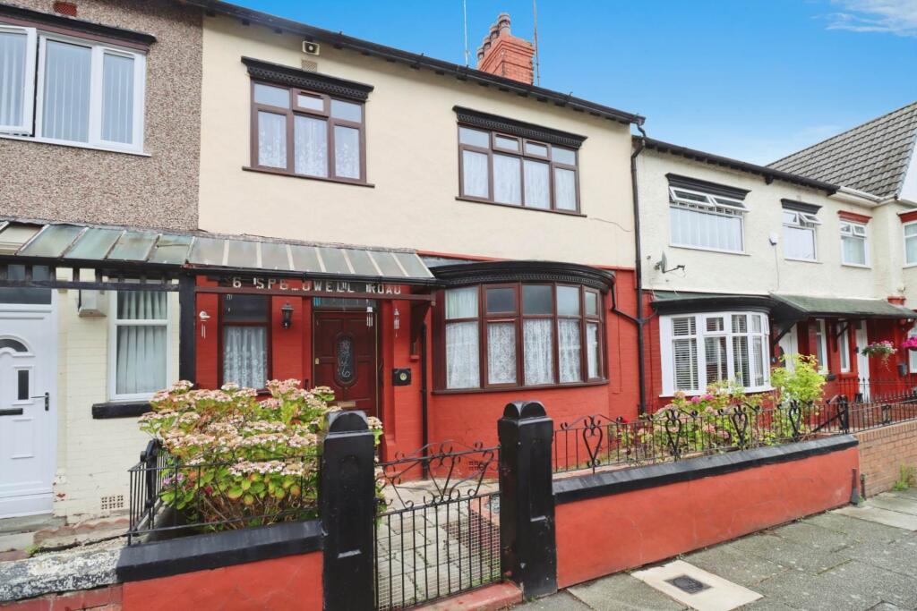 4 bedroom terraced house for sale in Speedwell Road, Claughton, CH41