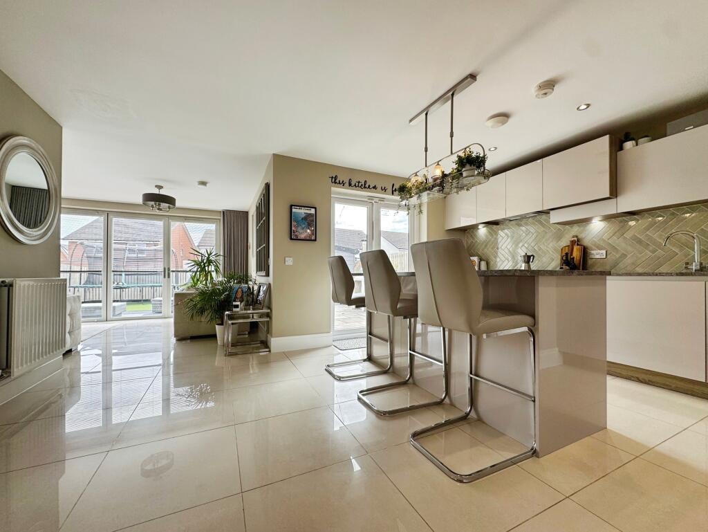 4 bedroom detached house for sale in Nairn Drive, Bishopton, PA7