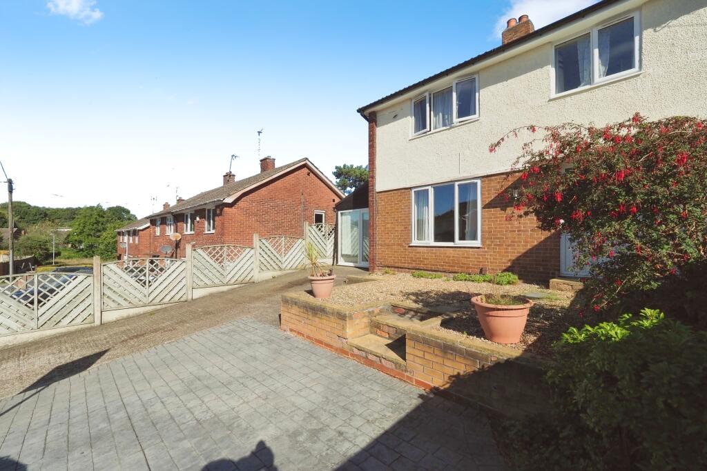 3 Bedroom Semi Detached House For Sale In Thoresby Road Mansfield Ng21