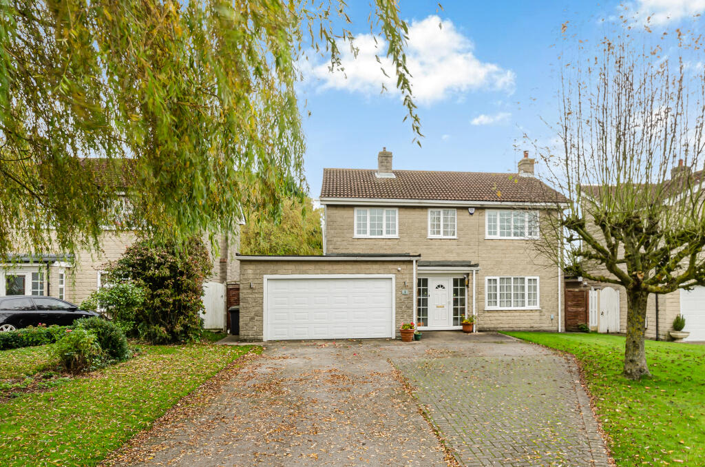 4 bedroom detached house for sale in Bourne Mill Close, Chesterfield, S43