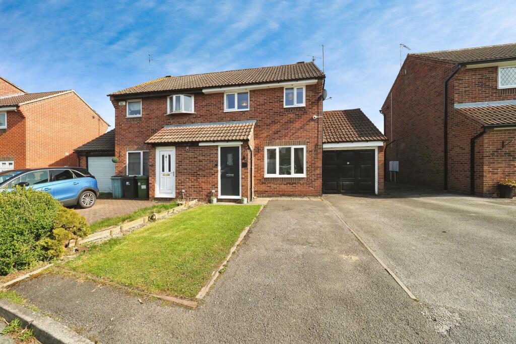 3 bedroom semi-detached house for sale in Sywell Close, Alfreton, DE55
