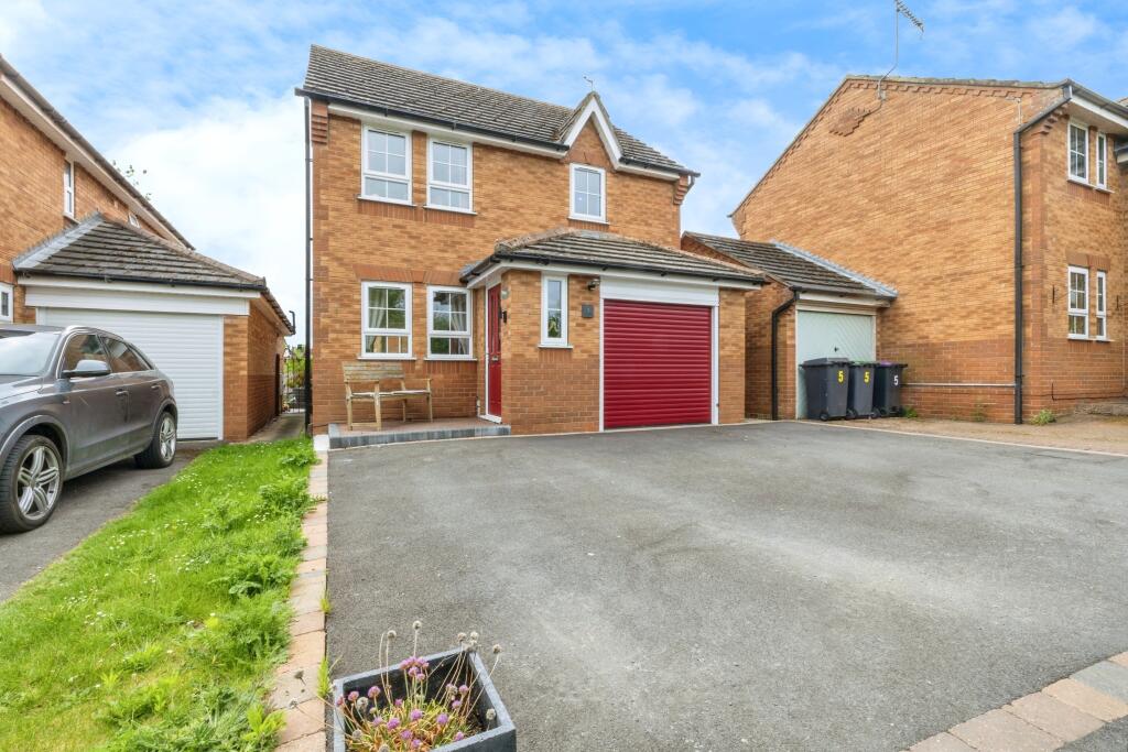 3 bedroom detached house for sale in Old Chapel Road, Skellingthorpe, LN6