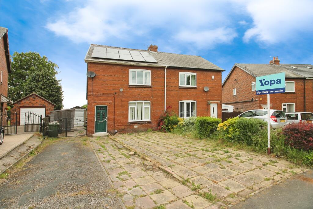 3 bedroom semi-detached house for sale in Toll Bar Road, Castleford, WF10