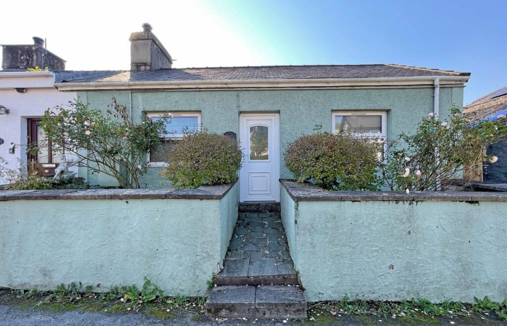 2 bedroom bungalow for sale in Nantlle Road, Talysarn, Caernarfon ...