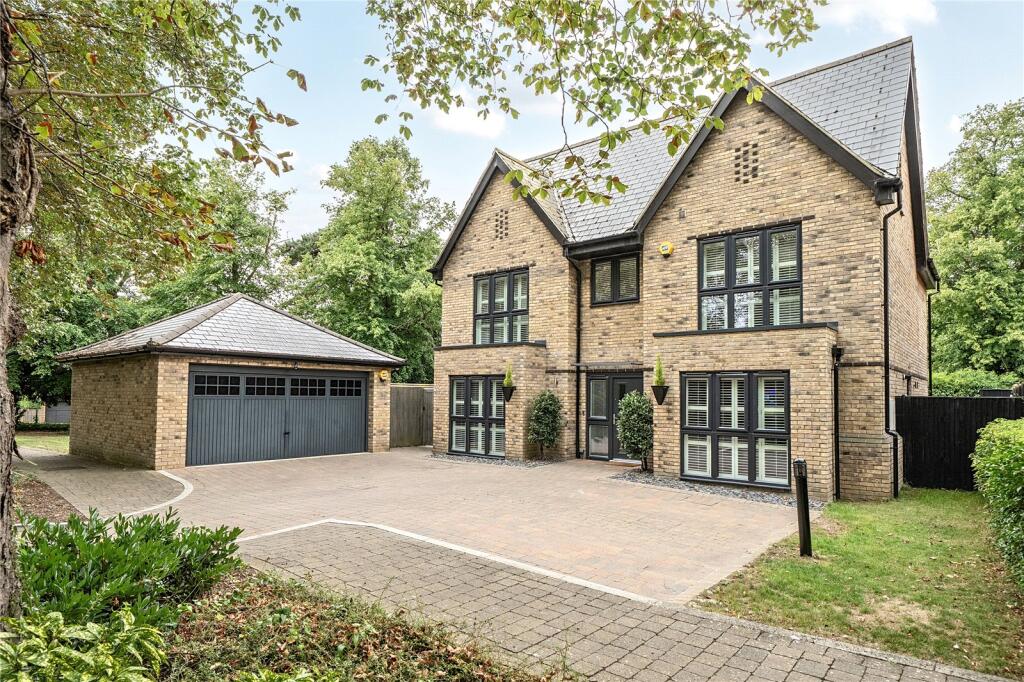 5 bedroom detached house for sale in Gables Close, Peterborough, PE3