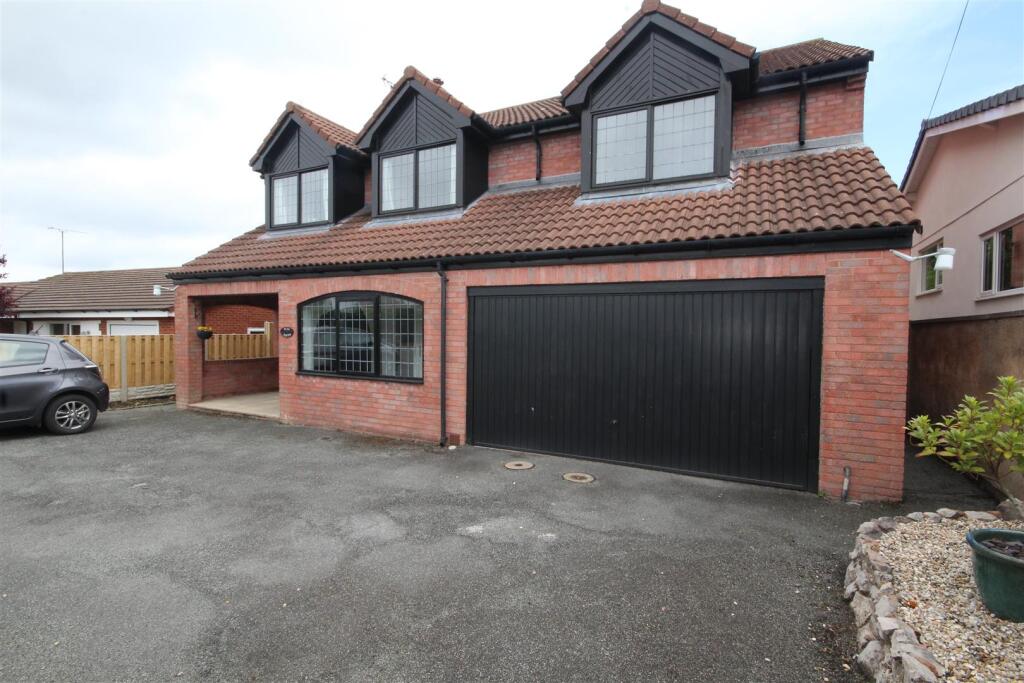 4 bedroom detached house for sale in Cherry Tree Lane, Colwyn Bay, LL28