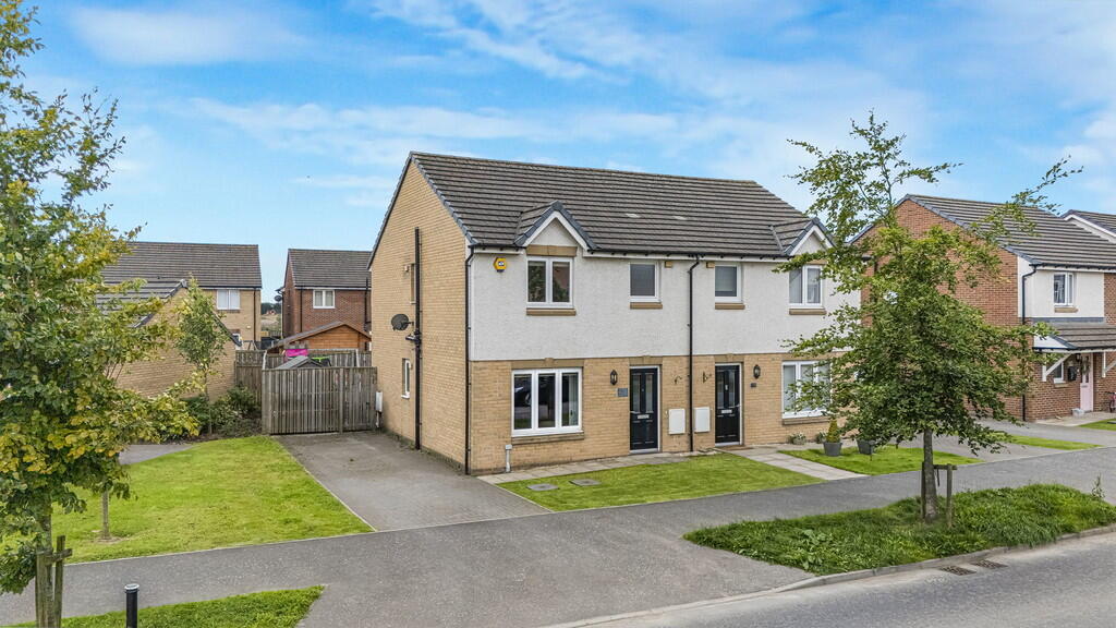 3 bedroom semi-detached house for sale in Craigton Drive, Bishopton, PA7