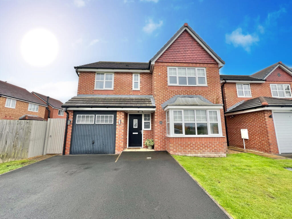 4 bedroom detached house for sale in Tallington Close, Thornton, FY5