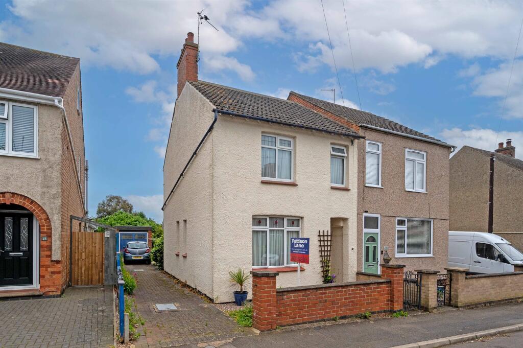 3 Bedroom Semi Detached House For Sale In Princes Avenue Desborough