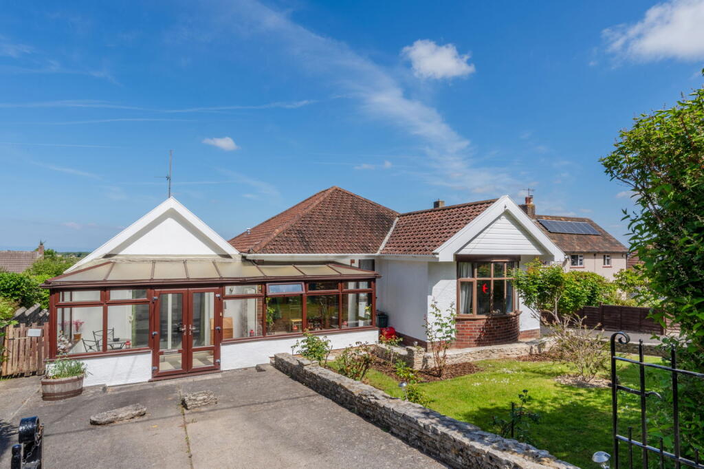 5 bedroom detached bungalow for sale in High Street, Banwell, BS29