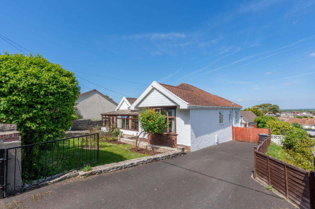 5 bedroom detached bungalow for sale in High Street, Banwell, BS29