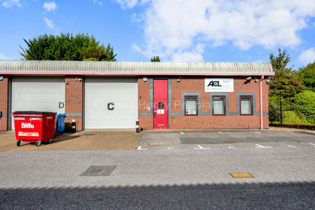 Light industrial facility for rent in Asheridge Road, Chesham, HP5