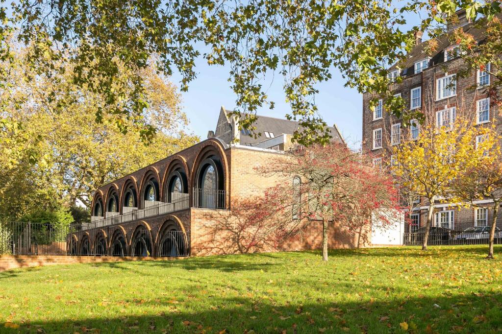 3 bedroom apartment for rent in Highgate Road, London, NW5