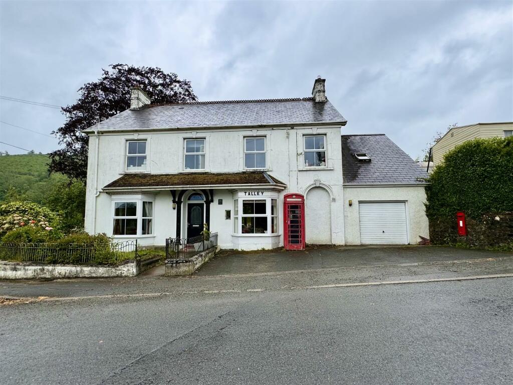 5 bedroom detached house for sale in Talley, Llandeilo, SA19