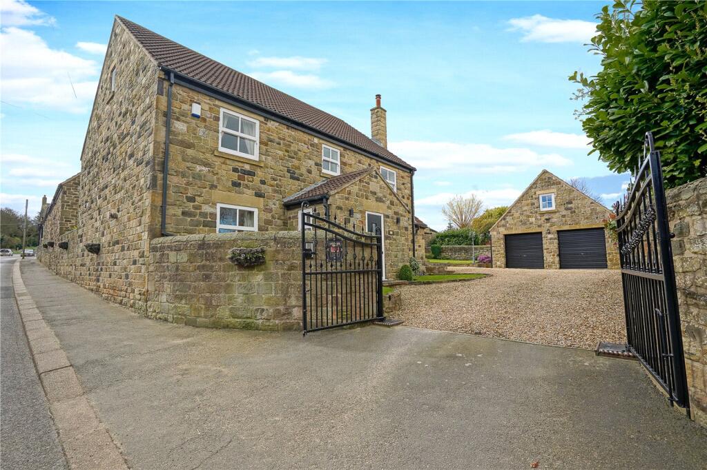 5 bedroom detached house for sale in Main Street, Ravenfield, Rotherham ...