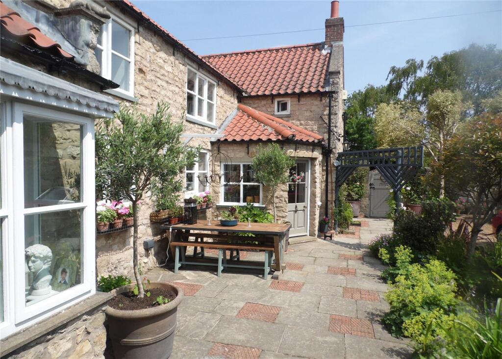 3 bedroom detached house for sale in High Street, Braithwell, Rotherham ...