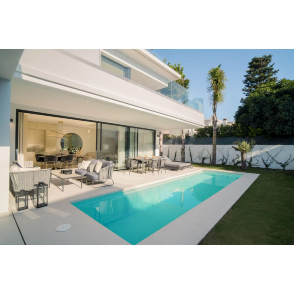 4 bedroom villa for sale in Andalucia, Malaga, Marbella, Spain