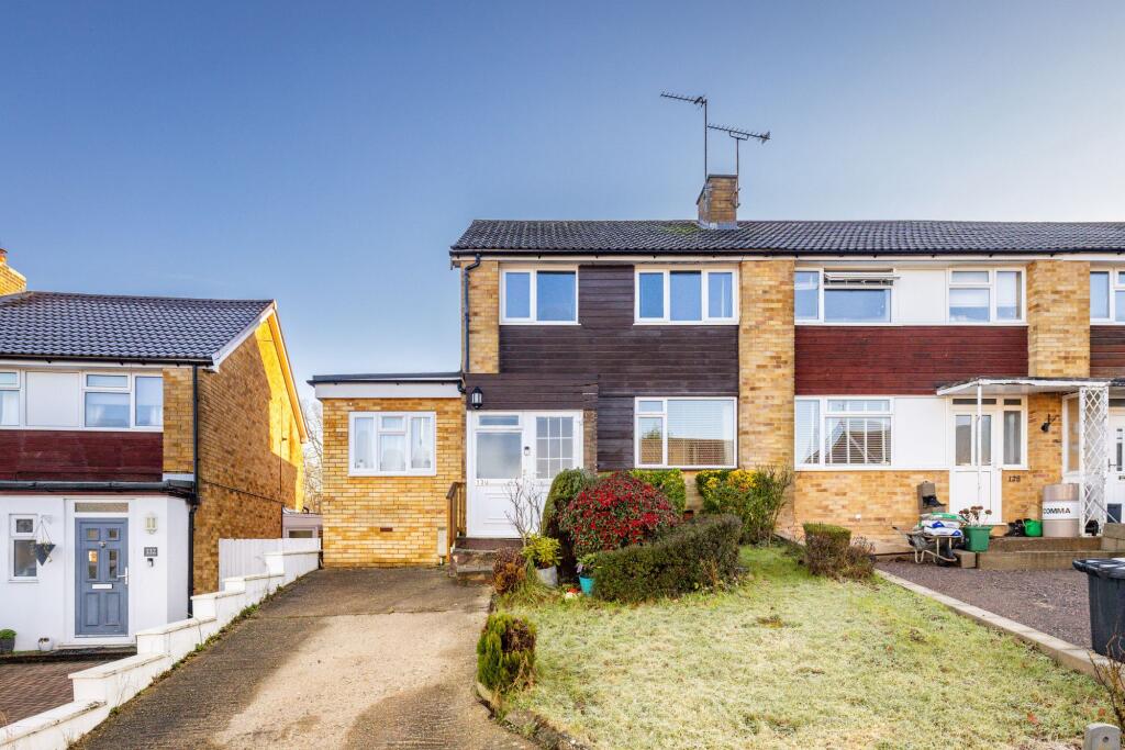 3 bedroom end of terrace house for sale in Charlwoods Road, East ...