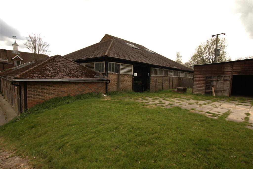 Industrial development for rent in East Grinstead, West Sussex, RH19