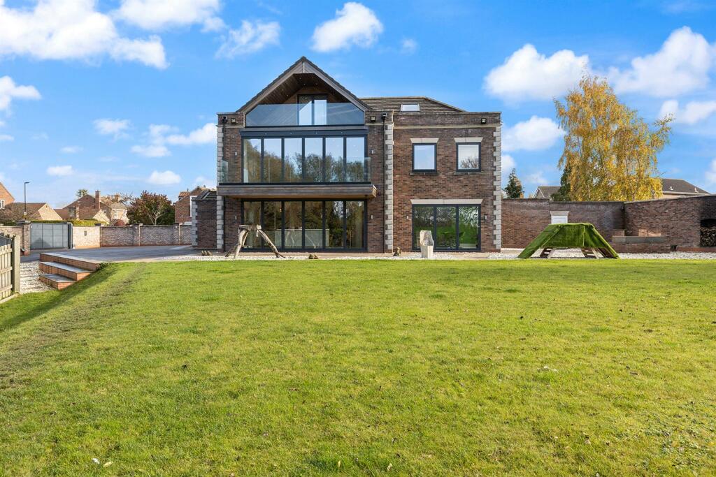 5 bedroom detached house for sale in The Village, Earswick, York, YO32