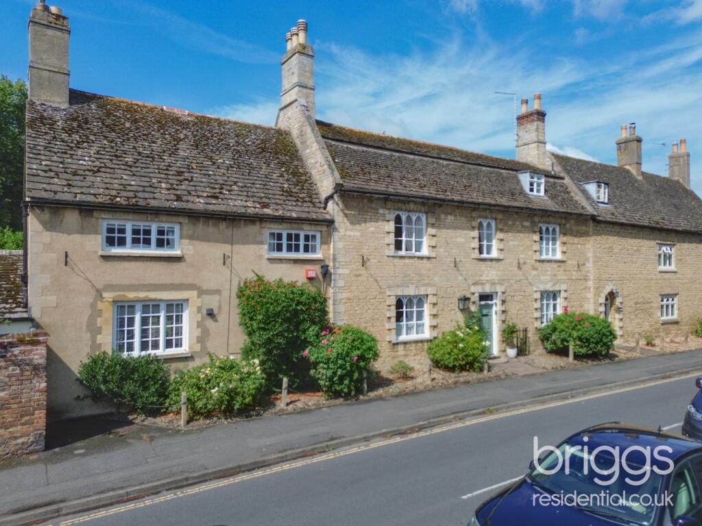 6 bedroom character property for sale in Hall Lane, Werrington Village ...
