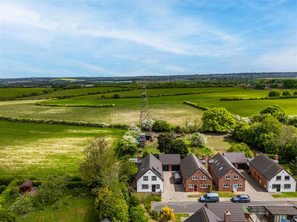 4 bedroom detached house for sale in Wildflower Close, Calow ...