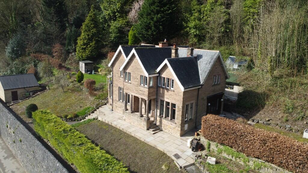 4 bedroom detached house for sale in Derby Road, Matlock, Derbyshire, DE4
