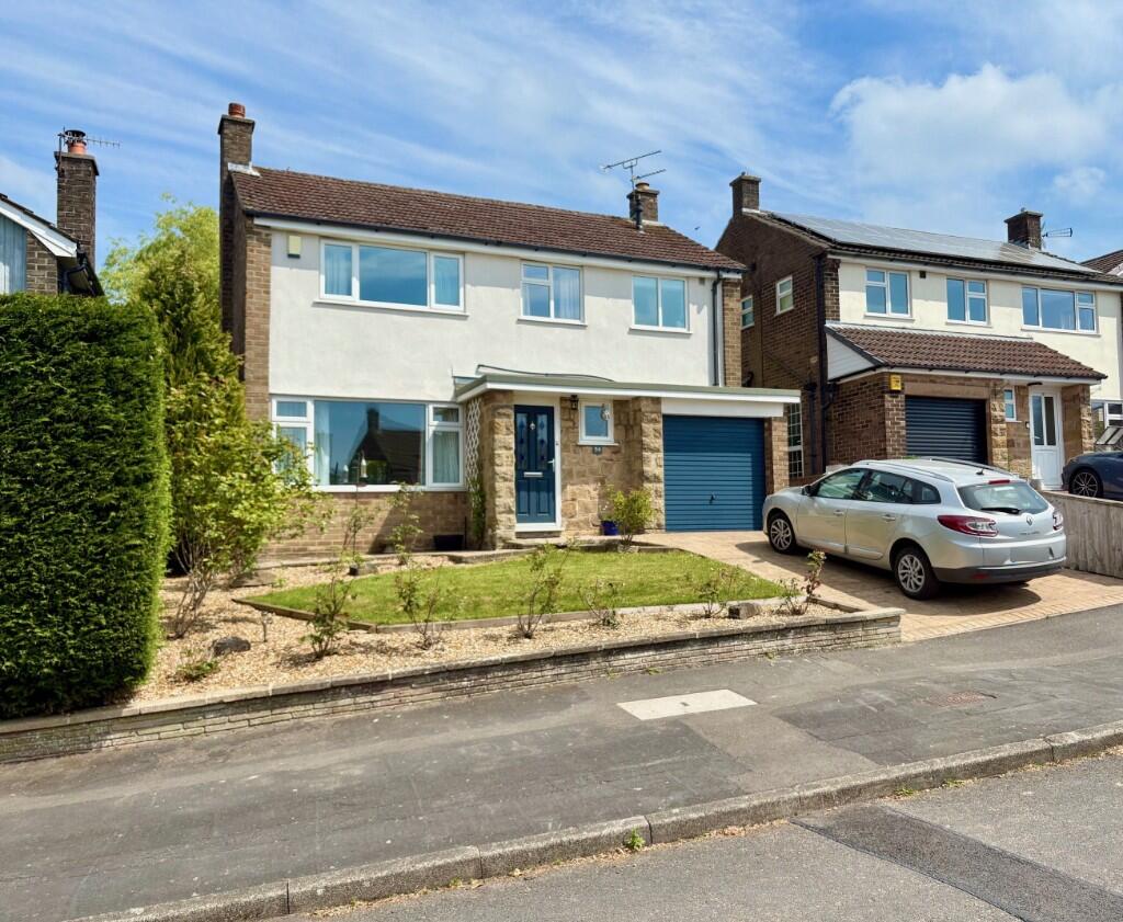 4 bedroom detached house for sale in Gritstone Road, Matlock ...