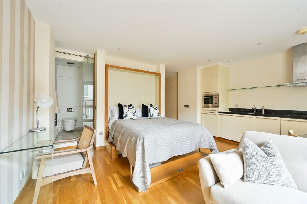 Studio apartment for sale in 10 Hosier Lane, London, EC1A