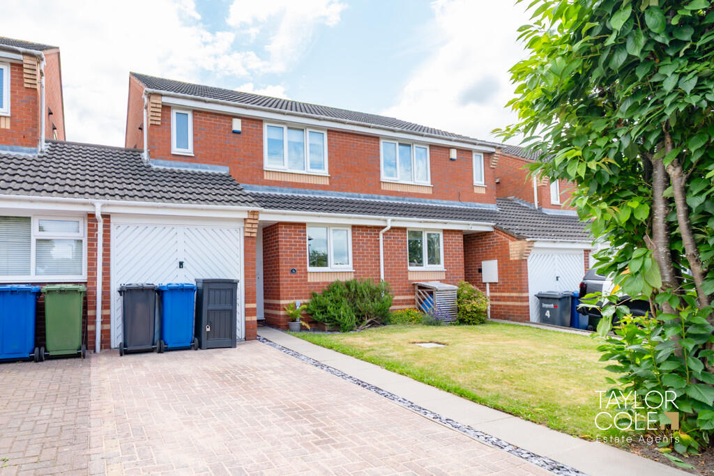 3 bedroom semi-detached house for sale in Summerfield Road, Tamworth, B77